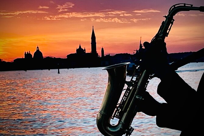 Sunset Jazz Cruise With Aperitivo and Live Saxophone - Indulging in the Live Jazz Music