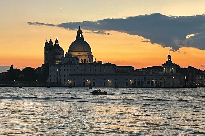 Sunset Jazz Cruise With Aperitivo and Live Saxophone - Exploring the Scenic Cruise Route