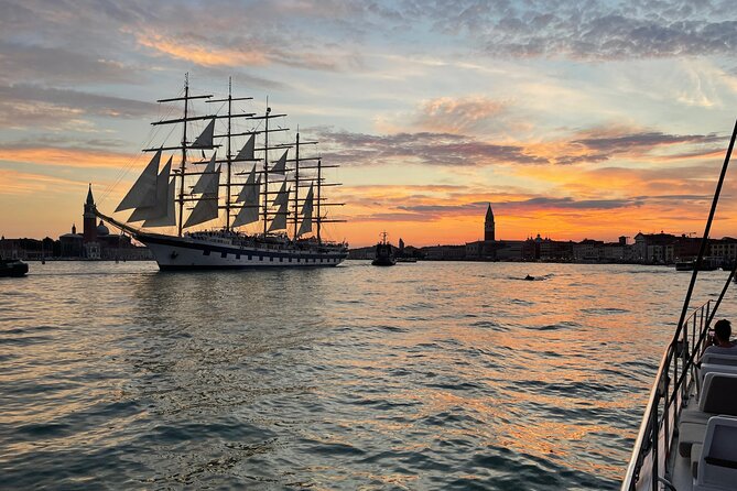 Sunset Jazz Cruise With Aperitivo and Live Saxophone - Seasonal Availability and Traveler Demographics