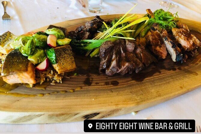 Sunset Niagara-on-the-Lake Small Group Wine Tour with Dinner - The Group Size and Guides