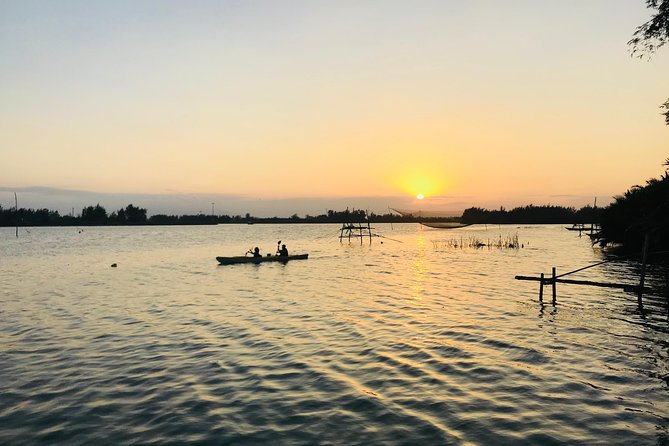 Sunset Paddle and Lantern Town - A Step-by-Step Look at the Itinerary