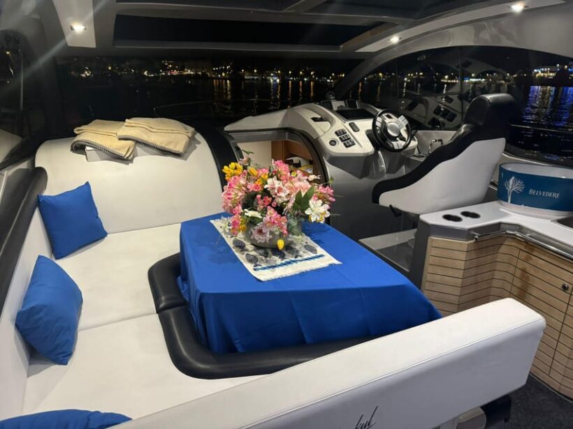 Sunset panoramic cruise with drinks and nighttime dip - Who Should Consider This Tour?