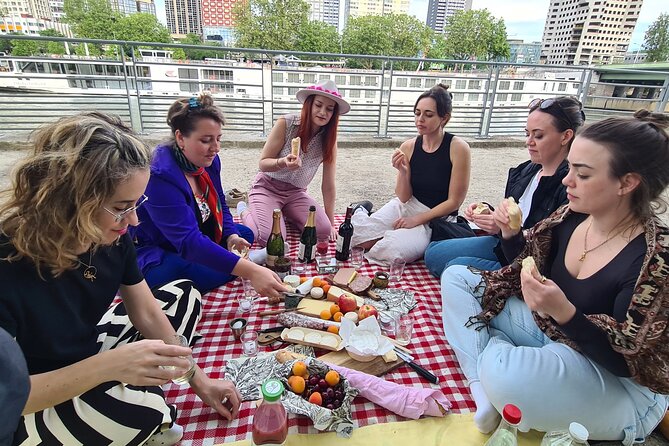 Sunset Picnic With View of Eiffel Tower and Live Music - Beverages and Personal Preferences