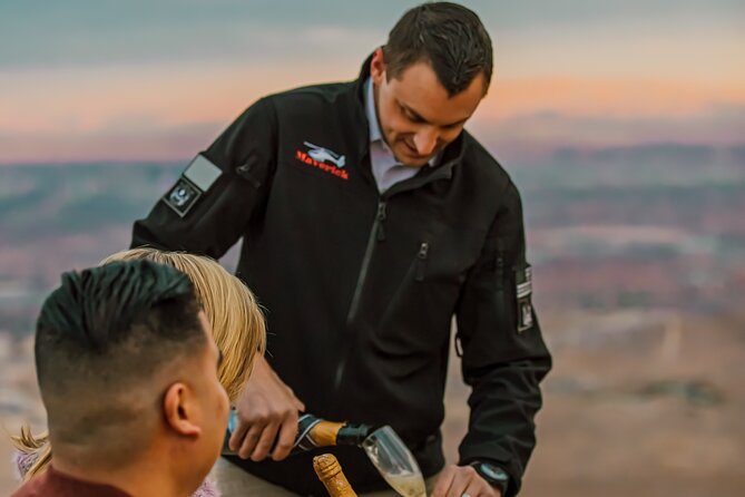 Sunset Red Rock Canyon Helicopter Tour and Champagne Toast - Practical Details and Tips