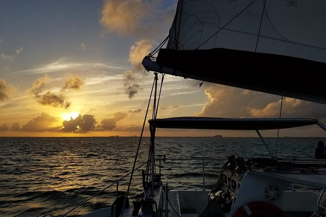 Sunset Sail in Miami: Complimentary Champagne Toast - Who Will Love This Tour?