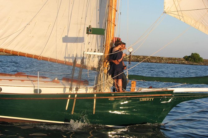 Sunset Sail On A Charming Vintage Yacht - Beer &. Wine Included - The Experience’s Strengths and Considerations