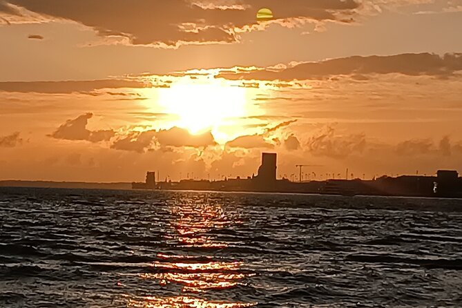 Sunset sailing boat trip in Lisbon with snacks - The Itinerary in Detail: A River Cruise with Focus on Lisbon’s Sights