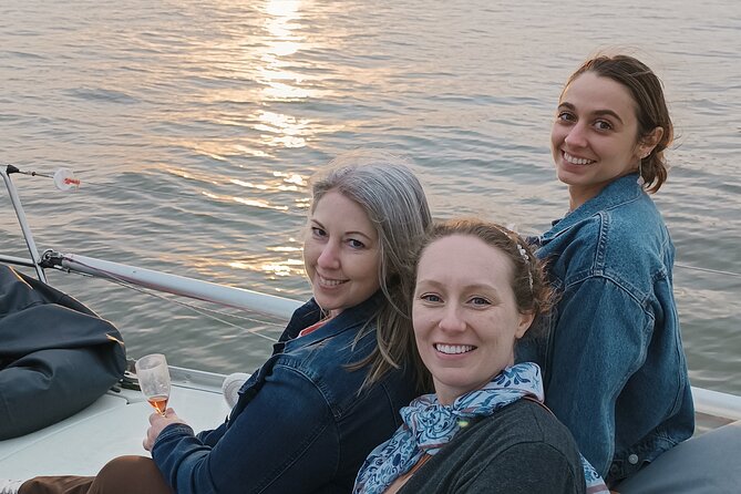 Sunset sailing boat trip in Lisbon with snacks - FAQs
