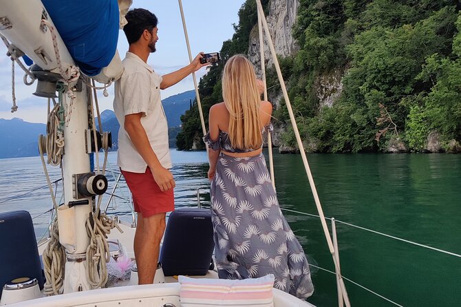Sunset Sailing on Lake Como With Private Skipper - Enjoying the Sunset Aperitivo on the Lake