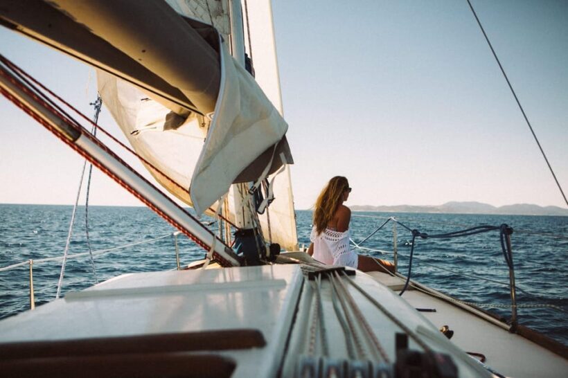 Sunset Sailing Tour on the Pakleni islands - An Introduction to the Sunset Sailing Experience