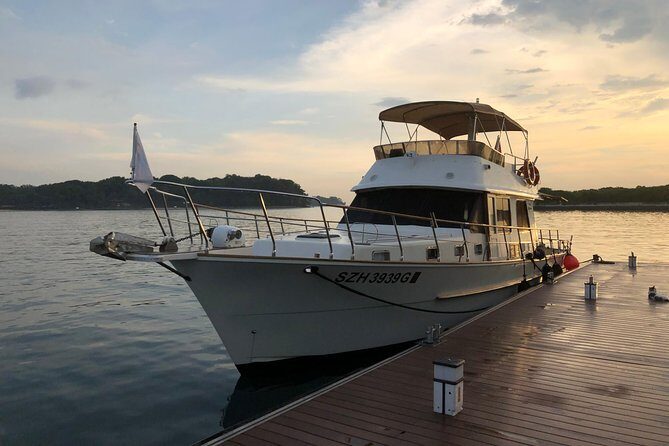 Sunset & Skyline Happy Hour Yacht Cruise - Who Should Consider This Tour?