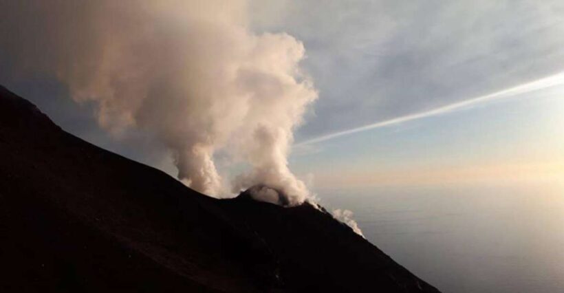 Sunset Trekking on vulcano Stromboli - Exploring the Sunset Trekking Tour on Stromboli
