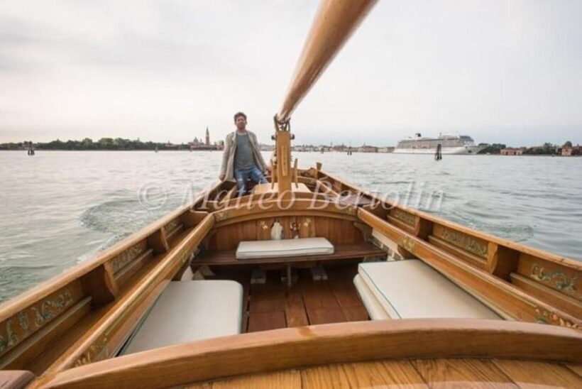 Sunset Venetian lagoon with prosecco - Key Points