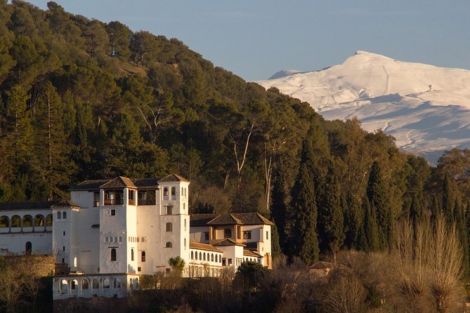Sunset Walking Tour in Albaicín & Sacromonte - Discovering the Sacromonte District