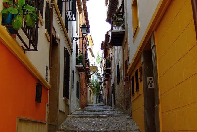 Sunset Walking Tour in Albaicín & Sacromonte - Traveler Experiences and Feedback