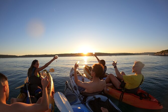 SUNSET WINE TOUR by KAYAK or SUP - Inclusions