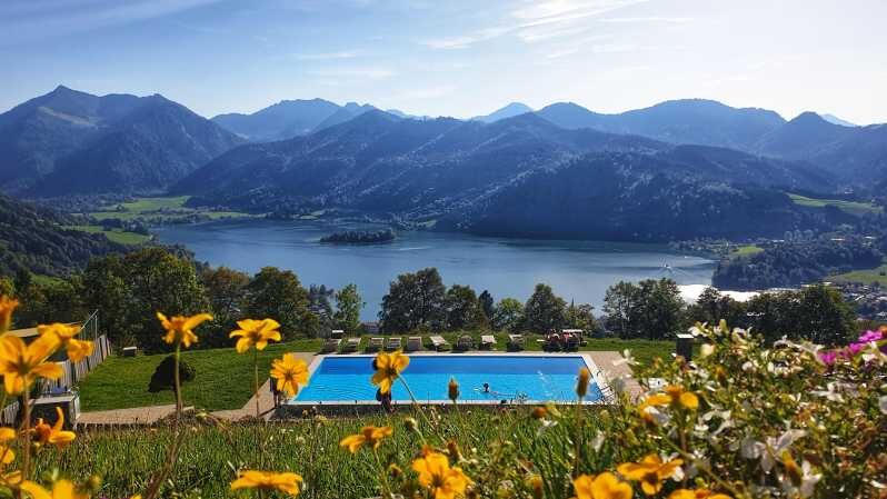Sunset yoga on the Schliersbergalm - Location and Setting: A Mountain Oasis for Yoga