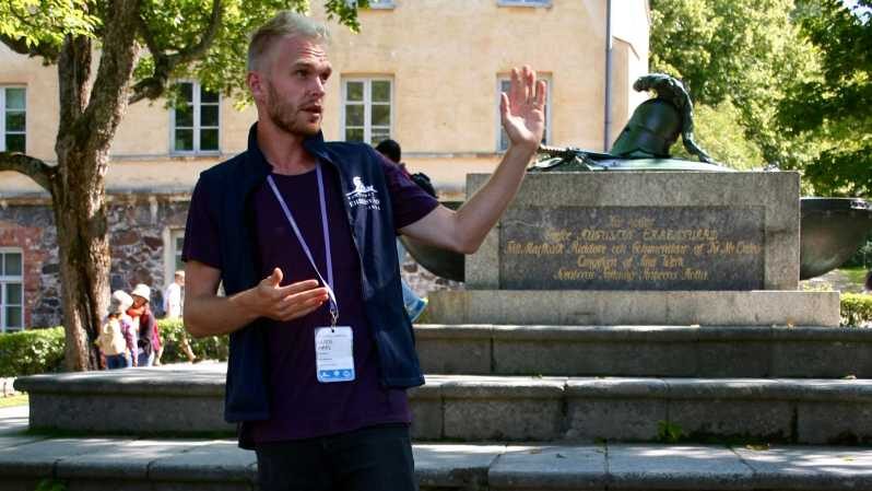 Suomenlinna: Guided Walking Tour with an Authorized Guide - An Introduction to Suomenlinna and the Guided Tour