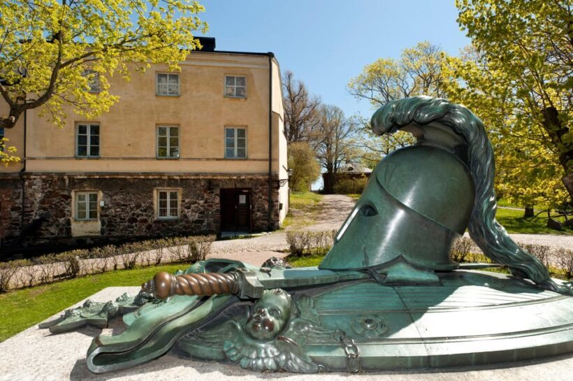 Suomenlinna: Guided Walking Tour with an Authorized Guide - The Value of Guided Tours in Suomenlinna