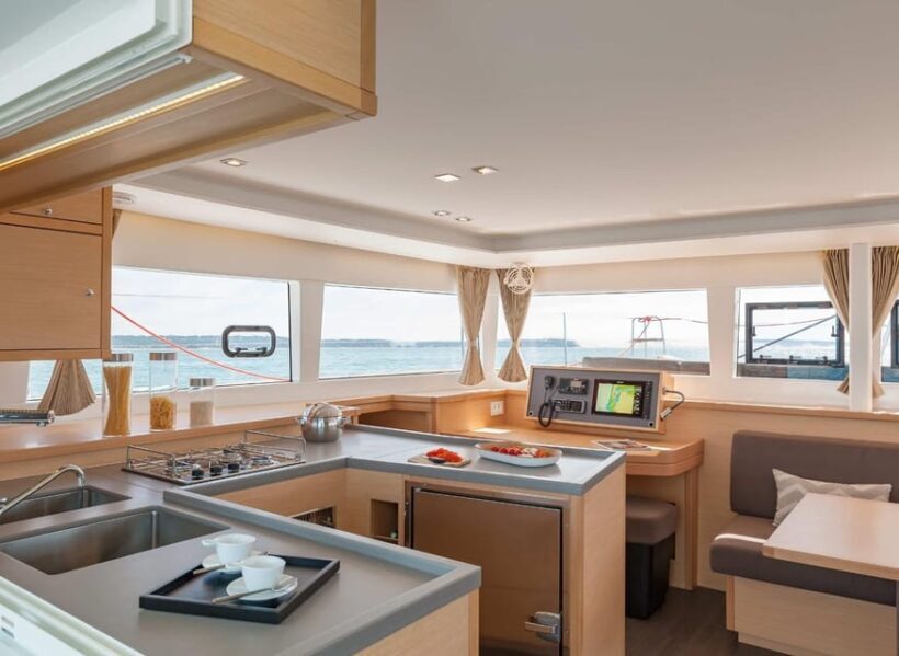 SUP Safari - Catamaran Cruise Dia Island & Gourmet Delights! - Why This Tour Is Worth It
