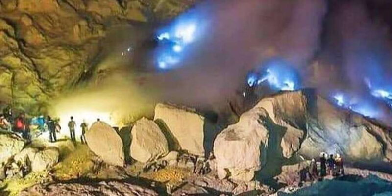 Surabaya: 3-Days 2-Nights Bromo & Ijen Volcano Trip - Key Points