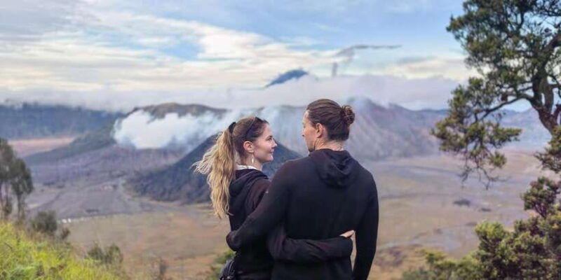 Surabaya: Budget Friendly Private Bromo Sunrise Tour - Jeep Ride Through the Sea of Sand and Up to Pananjakan Hill