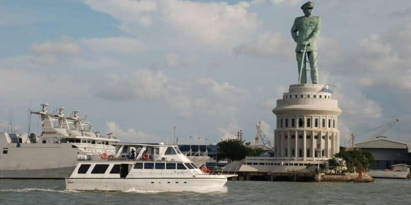 SURABAYA CITY: EXCURSIONS WITH PRIVATE CAR DRIVER HIRE - Who Will Love This Tour?