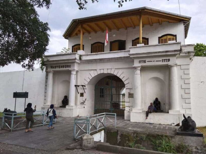 SURAKARTA (SOLO CITY) : CUSTOMIZED TOURS WITH CAR DRIVER - Transportation and Comfort