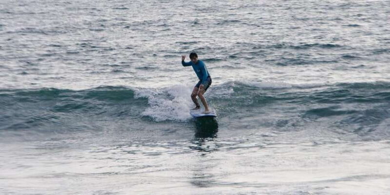 Surf lesson in Batu Bolong Canggu with certified instructor - Key Points