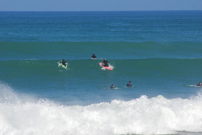 Surf lessons beginners in the Basque Country - The Instructor and Atmosphere