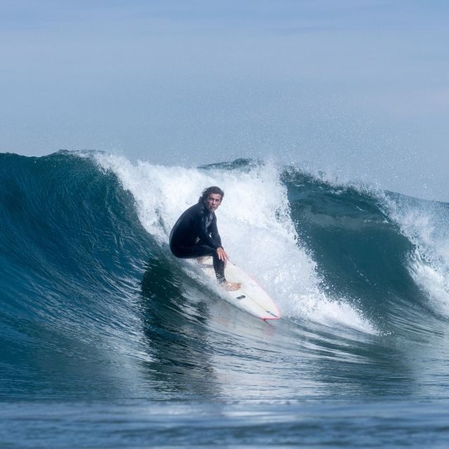 Surf the World Surf Reserve of Ericeira with a new friend - Key Points
