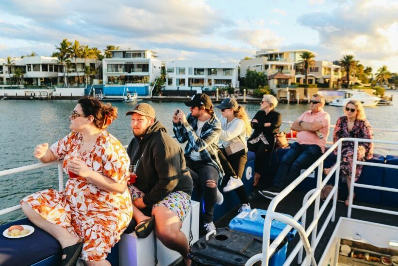 Surfers Paradise: Sightseeing Sunset River Cruise - Key Points