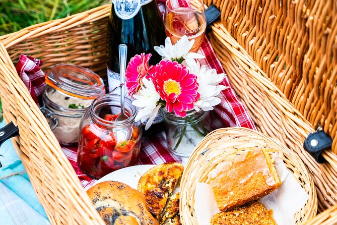 Sussex Vineyard & Winery Bus Tour on Iconic Vintage London Bus - Accessibility and Arrival Details