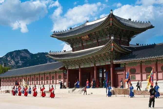 Suwon Hwaseong+Korean Folk Village+Starfield Library from Seoul - Who will love it?
