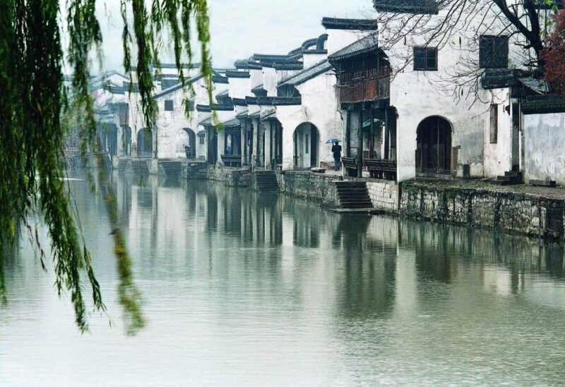 Suzhou: Gardens and Tongli or Zhouzhuang Water Town - Key Points