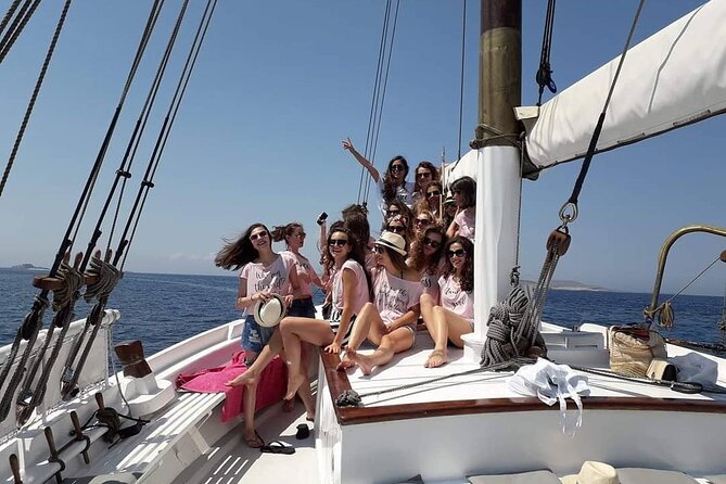 Swim and Fun at Rhenia and Iconic Views! - Positive Customer Feedback