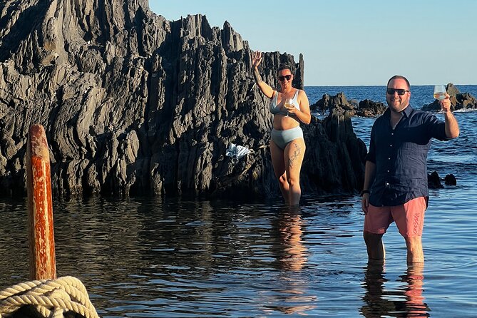 Swim&Enjoy 5 Terre on the PINK Hyena With Captain Jenny! - Meeting and End Points