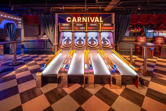 Swingers Indoor Mini Golf at Mandalay Bay - Who Should Consider This Experience?