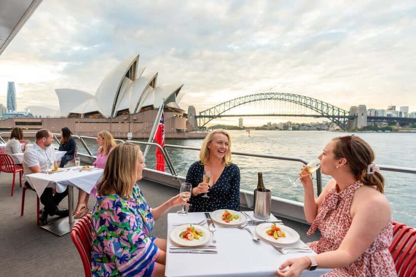 Sydney Harbour: 1.5-Hour Lunch Cruise - Key Points