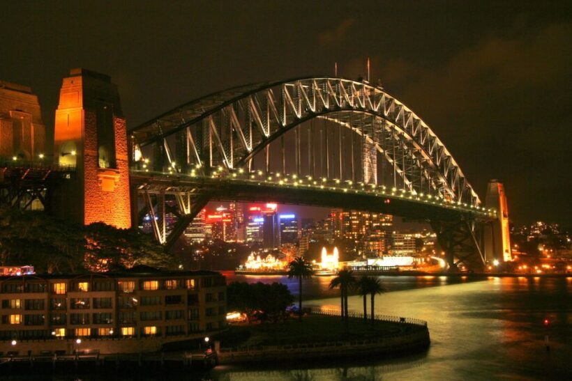 Sydney: Spirits of the Rock and Dark Past Walking Tour - Key Points