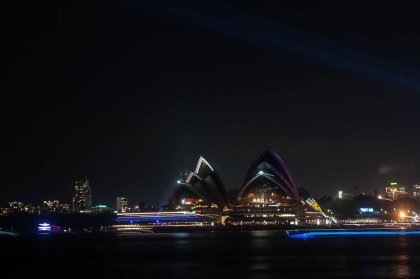 Sydney: Vivid Festival of Light Harbor Cruise with Dinner - Why this tour might be perfect for you