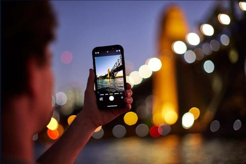 Sydney: VIVID Private Luxury Cruise - The Experience in Context