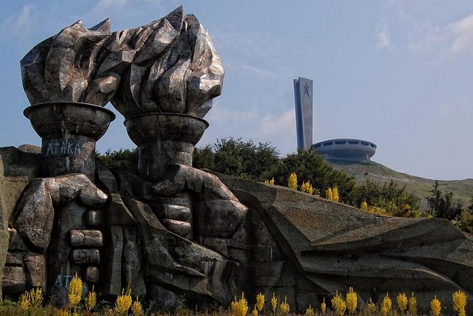 Symbol of the Communism Buzludzha monument and the Rose valley - Key Points