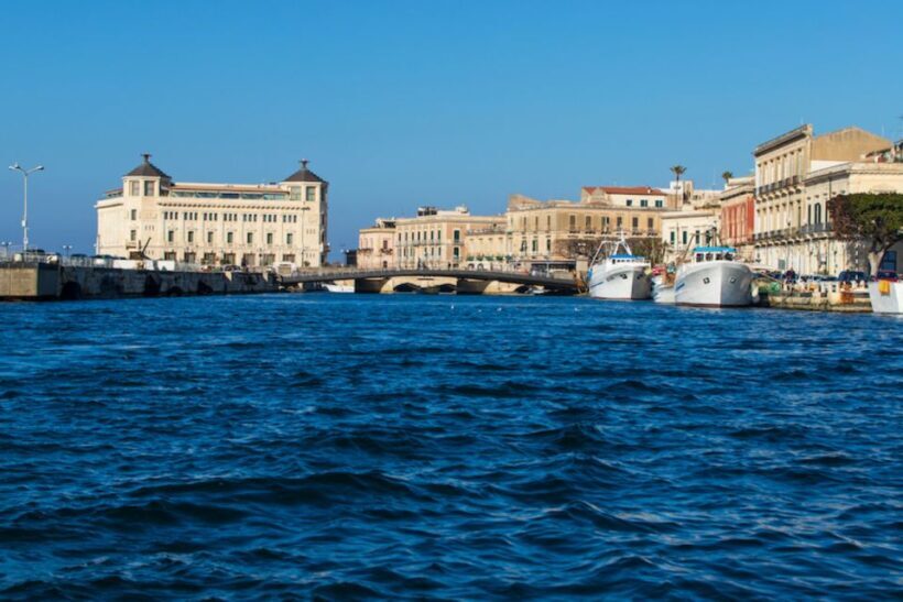 Syracuse: Ortigia Island Boat Tour with Lunch and Wine - An In-Depth Look at the Experience