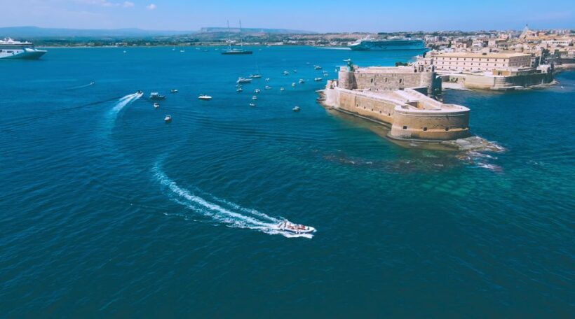Syracuse: Pillirina, Ortigia, and Sea Caves Tour by Boat - Key Points