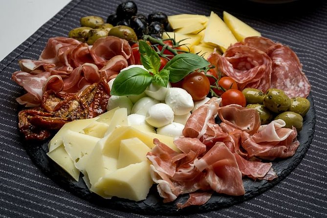 Syracuse Private Walking Tour With Traditional Lunch and Wine - How to Book Your Tour