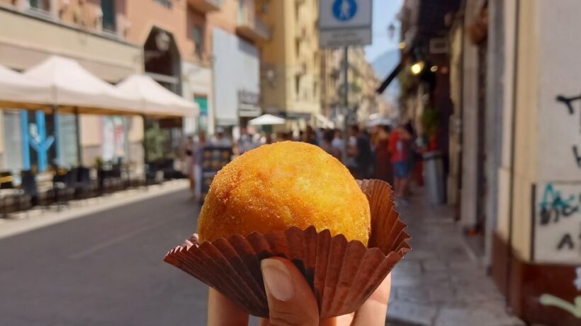 Syracuse: Street Food Walking Tour in Ortigia with Tastings - Who Should Book This Tour?