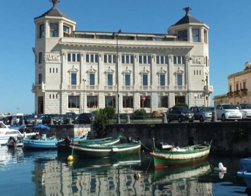Syracuse: Sunset cruise including aperitif and swim stop - Who will enjoy this experience?