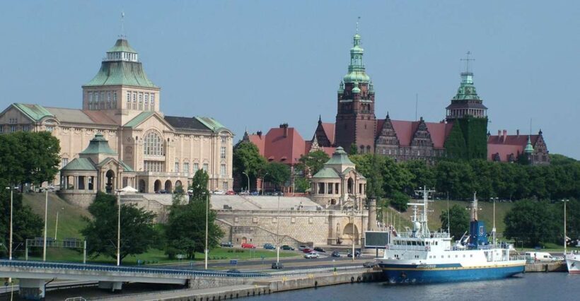 Szczecin: Medieval Old Town Private Walking Tour - Key Points