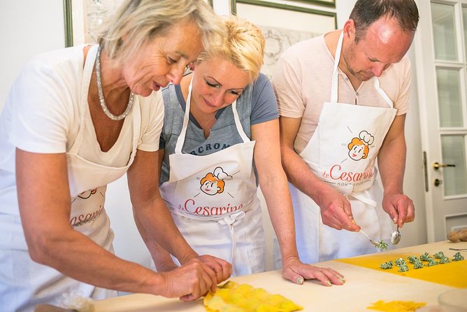 Tagliatelle Masterclass & Aperitivo at a Locals Home in Florence - Accessibility and Meeting Details